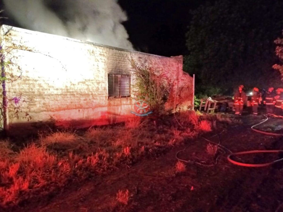 Después de la tormenta, Bomberos apagaron un incendio en una chacra | ANR