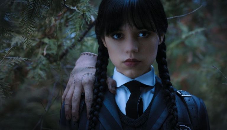 Merlina Addams tiene su propia serie en Netflix y bate un impresionante ...