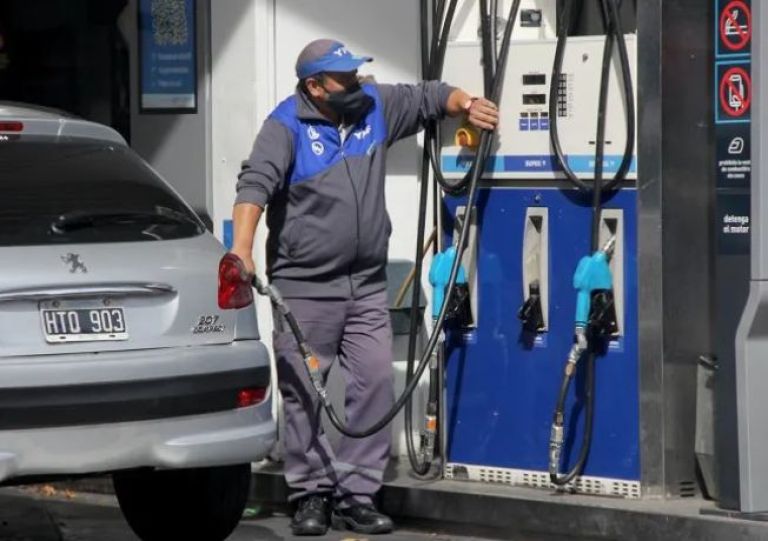 Ante el aumento de combustibles, cómo ahorrar hasta un 30% en YPF, Shell y Axion | ANR ...